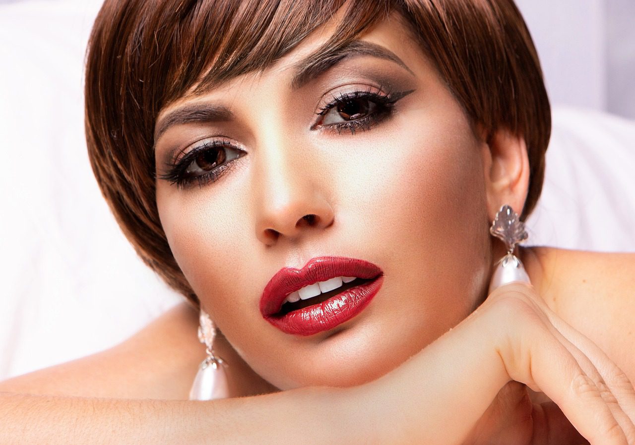 What Is Lip Plumping: Understanding the Benefits and Risks